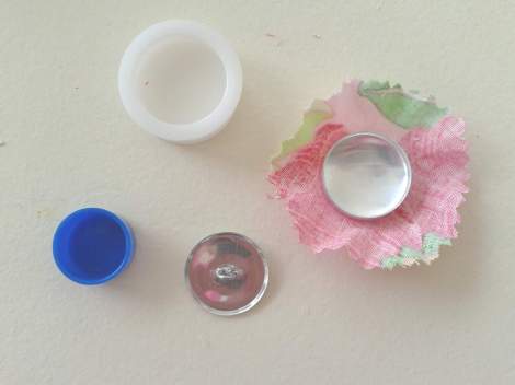 I’m In Love: Super Easy Fabric Covered Buttons | CampClem