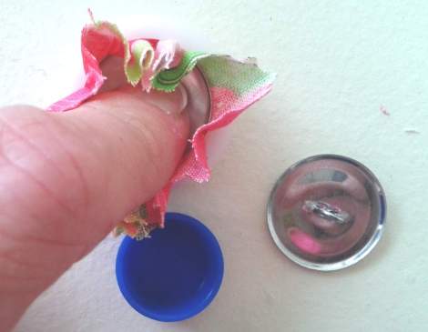 I’m In Love: Super Easy Fabric Covered Buttons | CampClem