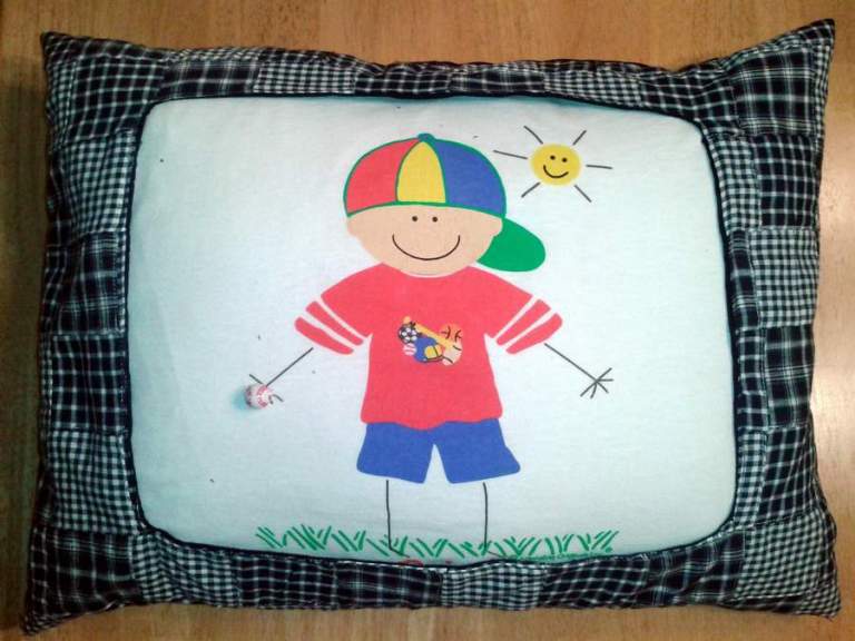 How To Make A Picture Frame Pillowcase {for a keepsake t-shirt or ...